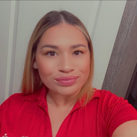 Alice's Closet (@mambrd20) | Poshmark